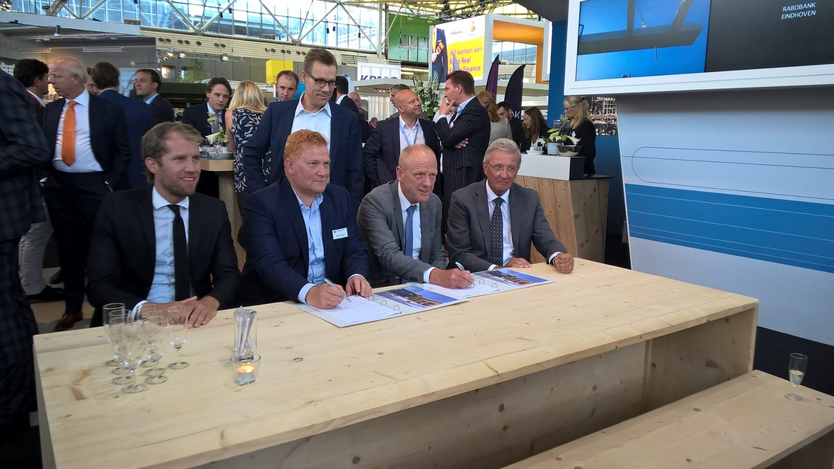 Hoorne Vastgoed en Bébouw Midreth ondertekenen overeenkomst - Hoorne ...